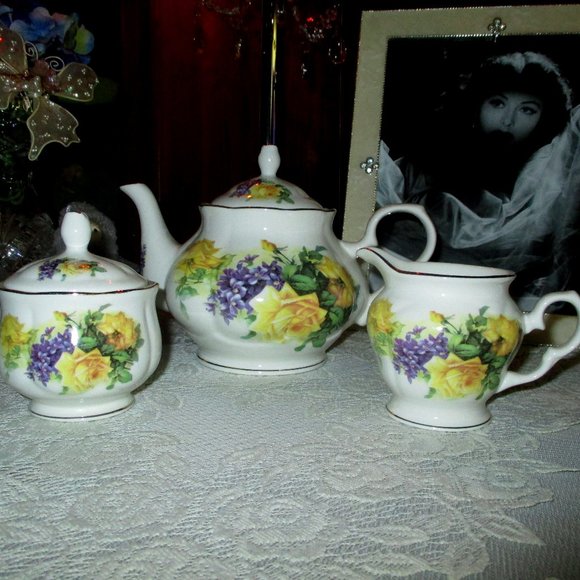 Gracie | Dining | Rose And Lilac Tea Set | Poshmark